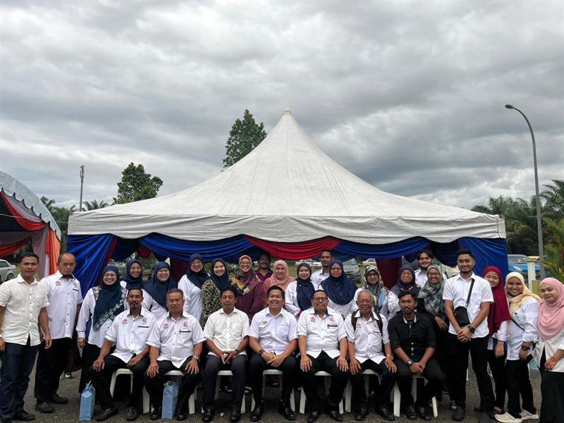 25 Oktober 2022 - Majlis Penyerahan Suratan Hak Milik Felda Lepar Hilir ... 25 Oktober 2022 - Majlis Penyerahan Suratan Hak Milik Felda Lepar Hilir ...